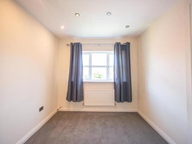 3 bedroom end of terrace house for rent in 55 Mast Drive, Kingston Upon Hull, City Of Kingston Upon Hull, HU9