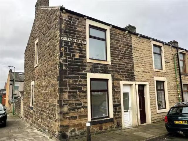 3 bedroom end of terrace house for rent in 58 Waterloo Street.