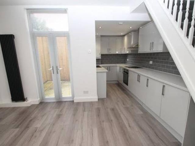 3 bedroom end of terrace house for rent in Cobden Street AshtonUnderLyne OL6 6TQ OL6