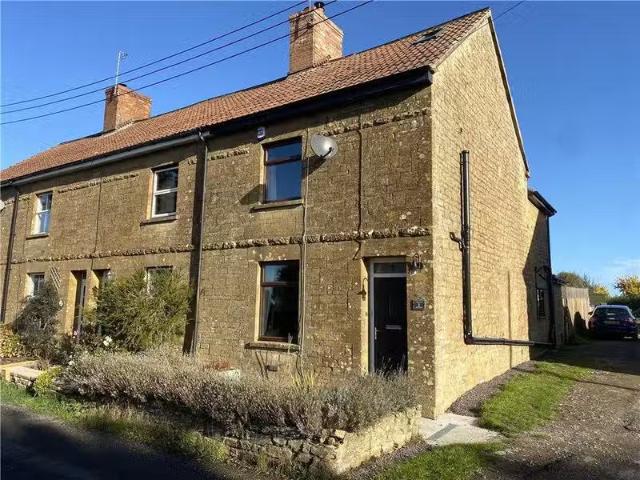 3 bedroom end of terrace house for rent in Cole Cross, Chiltho.