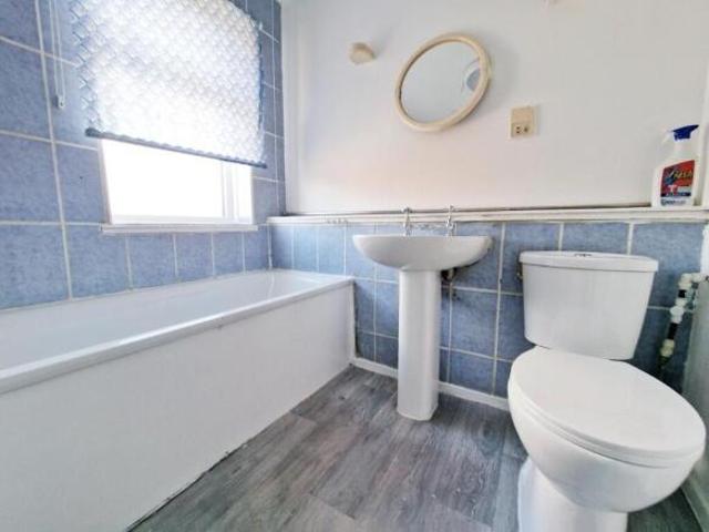 3 bedroom end of terrace house for rent in Colin Drive, London, NW9