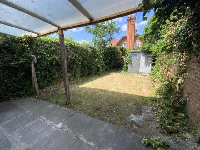 3 bedroom end of terrace house for rent in Coniston Close, Hall Green, Birmingham, B28