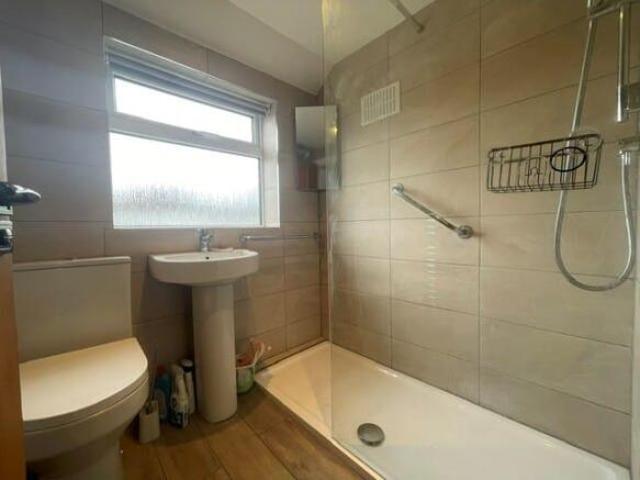 3 bedroom end of terrace house for rent in Caithness Gardens, Sidcup, DA15