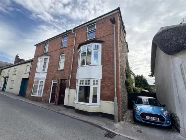 3 bedroom end of terrace house for rent in Chulmleigh, EX18