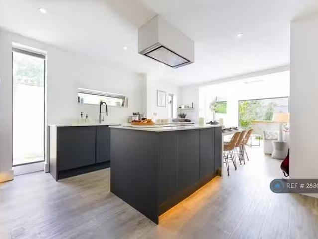 3 bedroom end of terrace house for rent in Church Road, Poole.