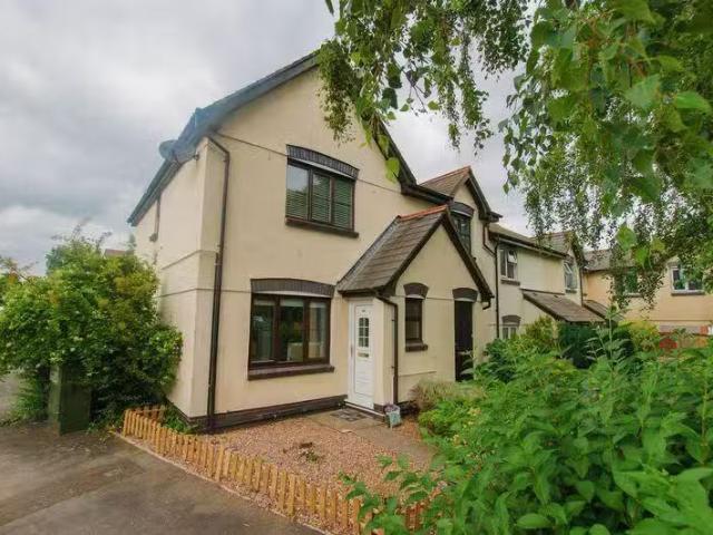 3 bedroom end of terrace house for rent in Chantry Meadow, Exe.