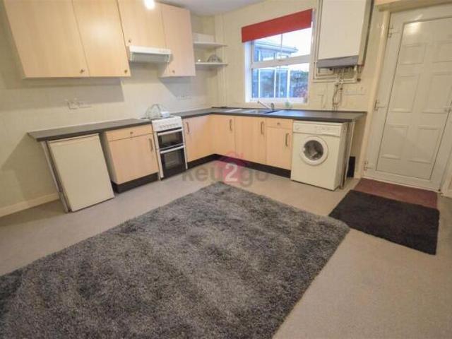 3 bedroom end of terrace house for rent in Chapel Street, Mosborough, S20