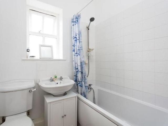 3 bedroom end of terrace house for rent in Chaucer Street, York, YO10
