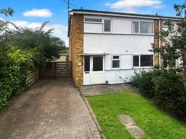 3 bedroom end of terrace house for rent in Chelwood Road, Cher.