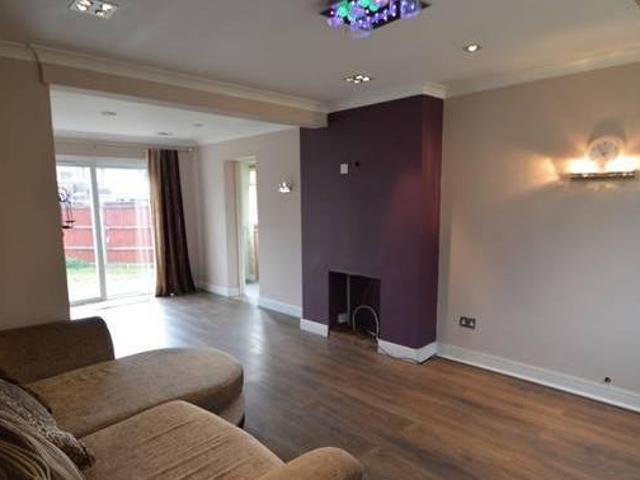 3 bedroom end of terrace house for rent in Cherry Avenue Langley SL3