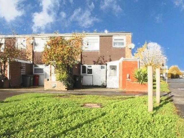 3 bedroom end of terrace house for rent in Cheviot Road Langley Berkshire SL3
