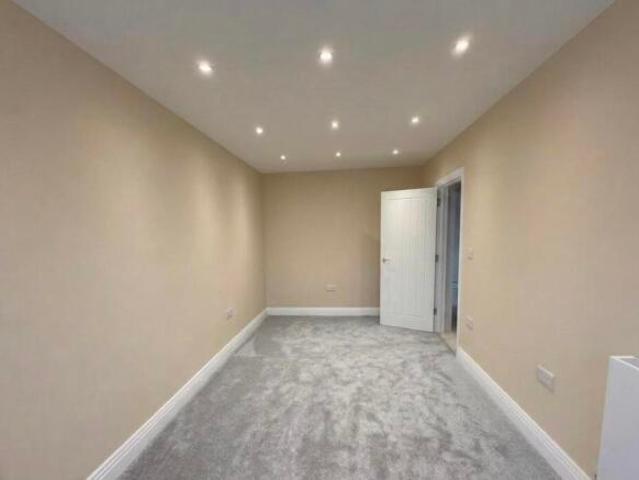 3 bedroom end of terrace house for rent in Cricklade Avenue, Lambeth, London, SW2