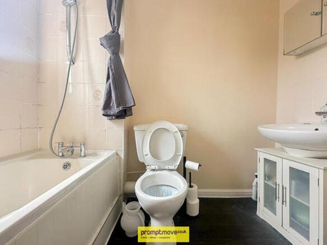 3 bedroom end of terrace house for rent in Cromer Way Luton LU2 7DB, LU2