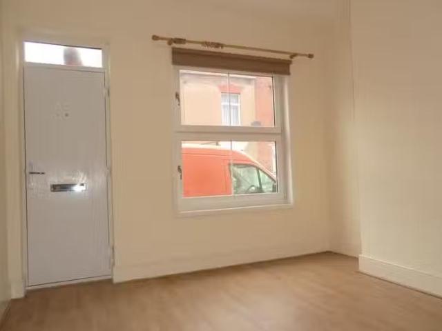 3 bedroom end of terrace house for rent in Cromwell Street, Co.