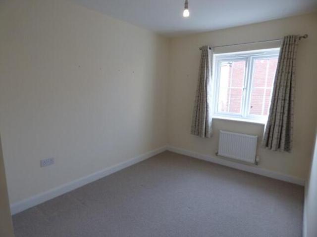3 bedroom end of terrace house for rent in Culverhouse Road, Swindon, SN1