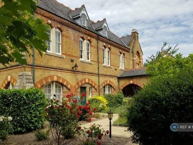3 bedroom end of terrace house for rent in Andrew Reed Court Watford WD24