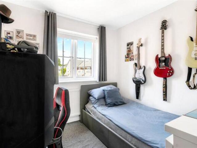 3 bedroom end of terrace house for rent in Abbotswood Road, East Dulwich, London, SE22