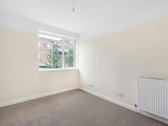 3 bedroom end of terrace house for rent in Adamsrill Road, London, SE26