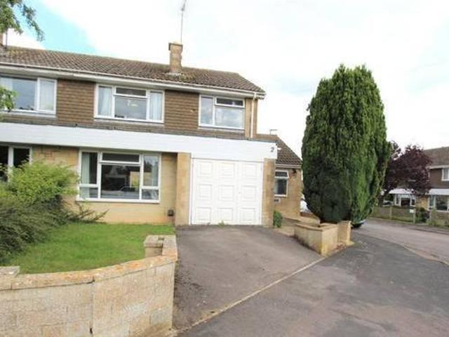 3 bedroom end of terrace house for rent in Aldsworth Close Fairford Gloucestershire GL7