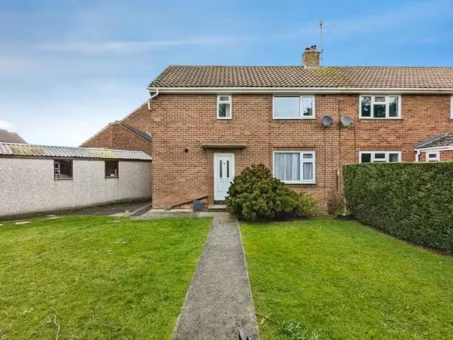 3 bedroom end of terrace house for rent in Almsford Drive, Har.
