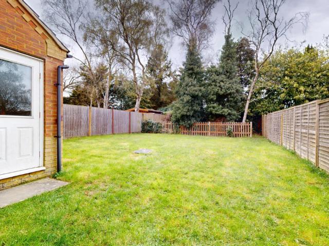 3 bedroom end of terrace house for rent in Aylesbury Road, Kennington, Ashford, Kent, TN25 4QH, TN25