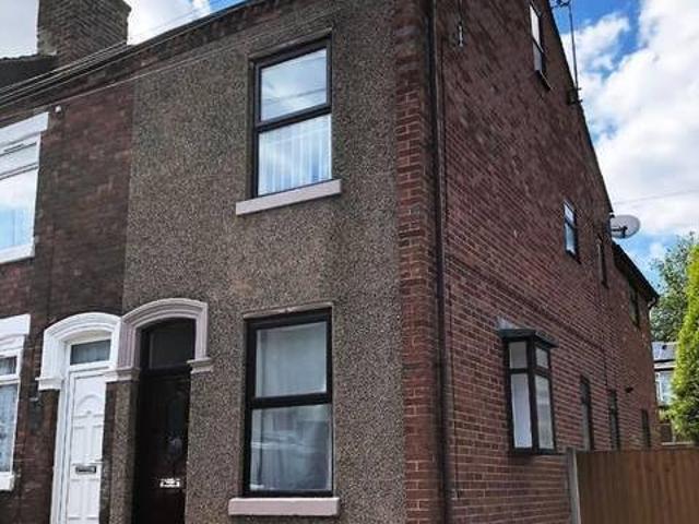 3 bedroom end of terrace house for rent in Bold Street Northwood ST1