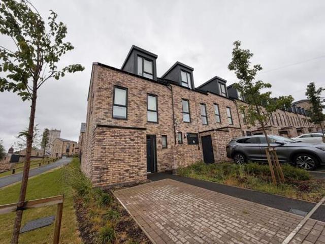 3 bedroom end of terrace house for rent in Balsall Heath Road, Balsall Heath, B12