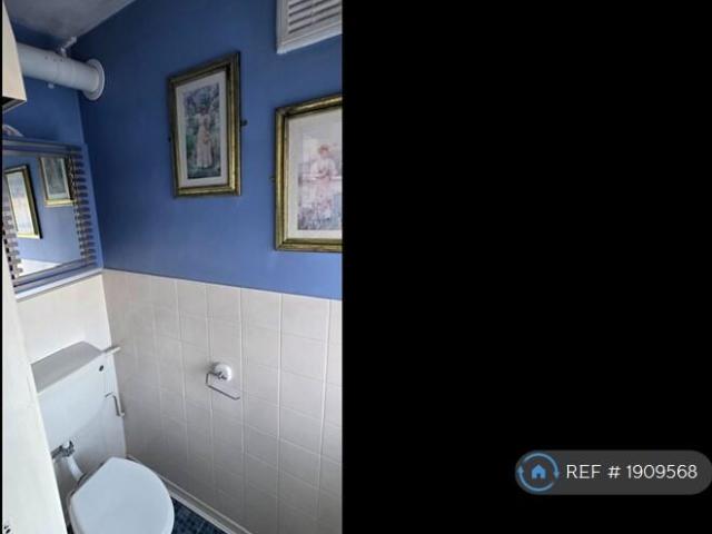 3 bedroom end of terrace house for rent in Barthomley Road, Stoke On Trent, ST1