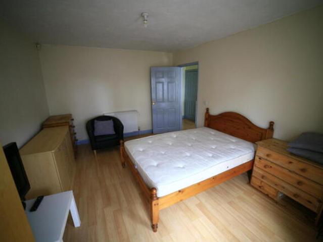 3 bedroom end of terrace house for rent in Beachgrove Road, Bristol, BS16