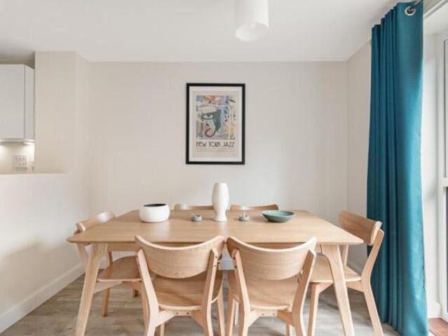 3 bedroom end of terrace house for rent in Bearsden Avenue, Cambridge, Cambridgeshire, CB3