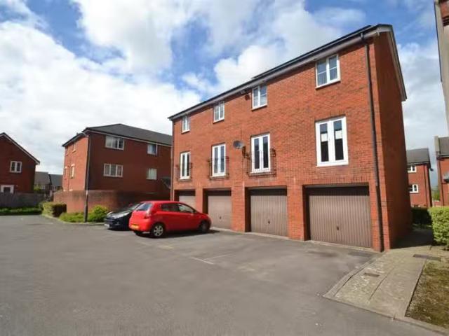 3 bedroom end of terrace house for rent in Beatrix Place, Horf.