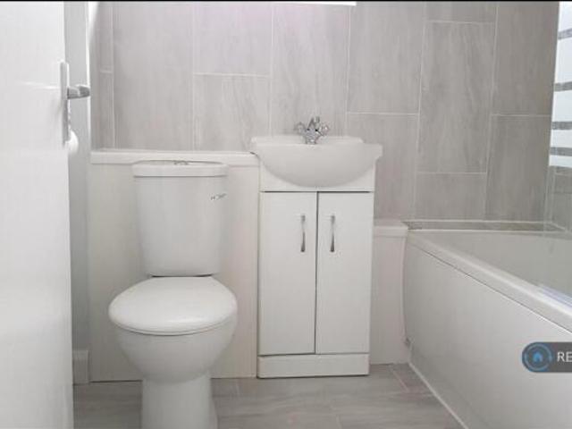 3 bedroom end of terrace house for rent in Beckhill Gate, Leeds, LS7
