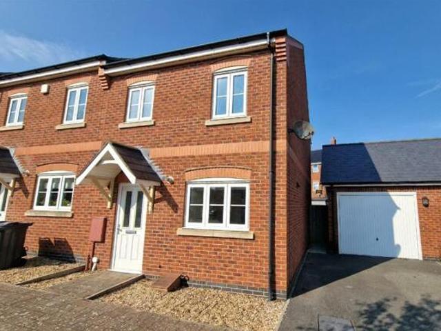 3 Bedroom End Of Terrace House For Rent In Birstall