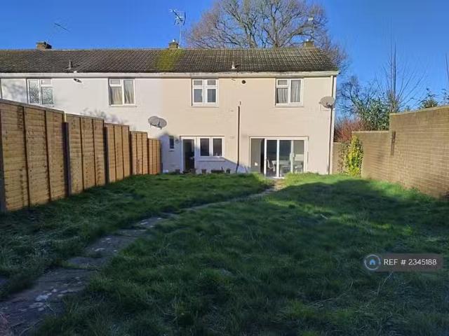 3 bedroom end of terrace house for rent in Bishops Rise, Hatfi.