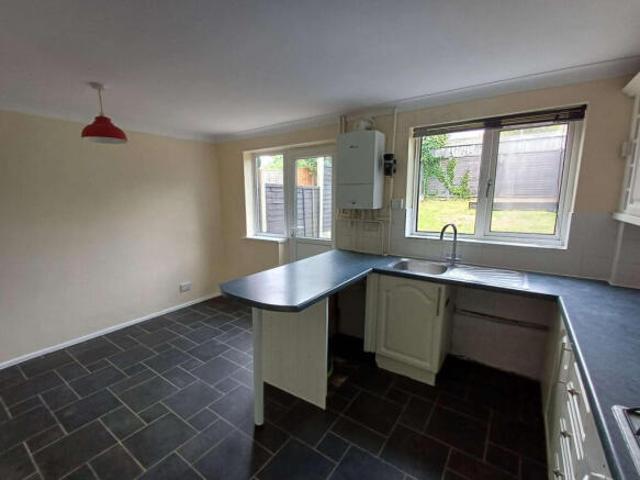 3 bedroom end of terrace house for rent in Brussels Way, Luton, LU3