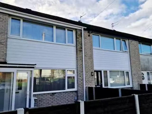 3 bedroom end of terrace house for rent in Bradbury Road, Wins.
