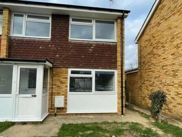 3 bedroom end of terrace house for rent in Bramble Road LeighonSea SS9