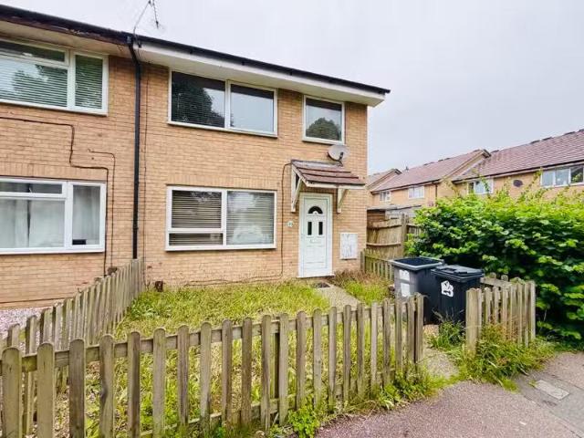 3 bedroom end of terrace house for rent in Bramshaw Gardens, B.