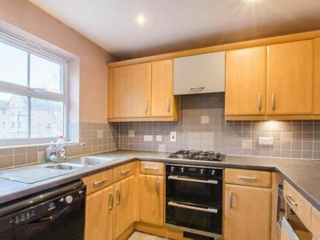 3 Bedroom End Of Terrace House For Rent In Bromley South, Bromley