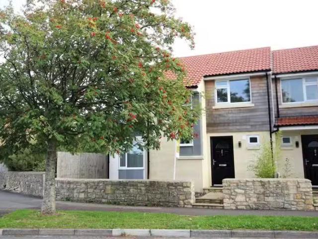 3 bedroom end of terrace house for rent in Burnt House Cottage.