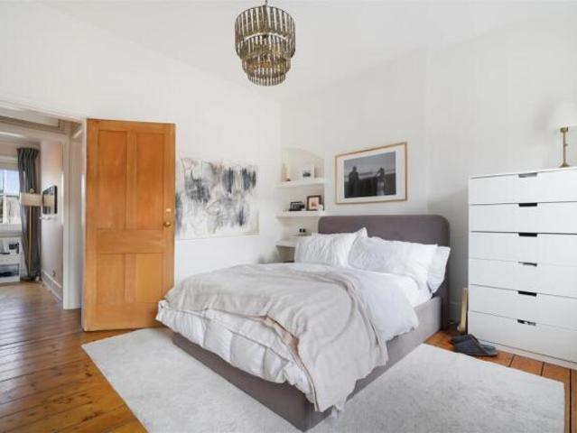 3 bedroom end of terrace house for rent in Goodhall Street, Willesden Junction, London, NW10