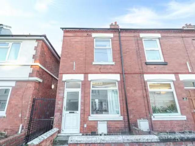 3 bedroom end of terrace house for rent in Goring Road, Covent.