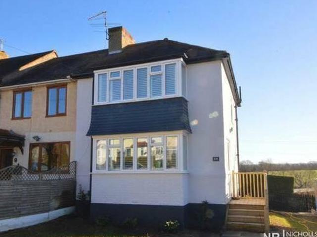3 bedroom end of terrace house for rent in Gilders Road Chessington Surrey KT9