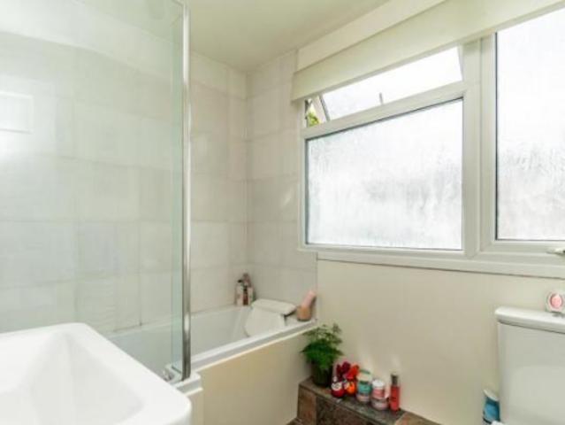 3 bedroom end of terrace house for rent in Glenlivet Gardens, Clifton, NG11