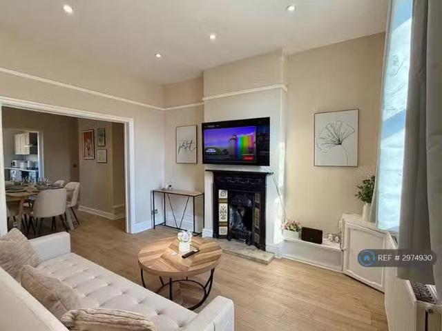 3 bedroom end of terrace house for rent in Green Lane, Liverpo.
