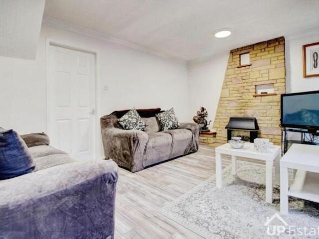 3 bedroom end of terrace house for rent in Dorchester Way, Walsgrave, Coventry, CV2