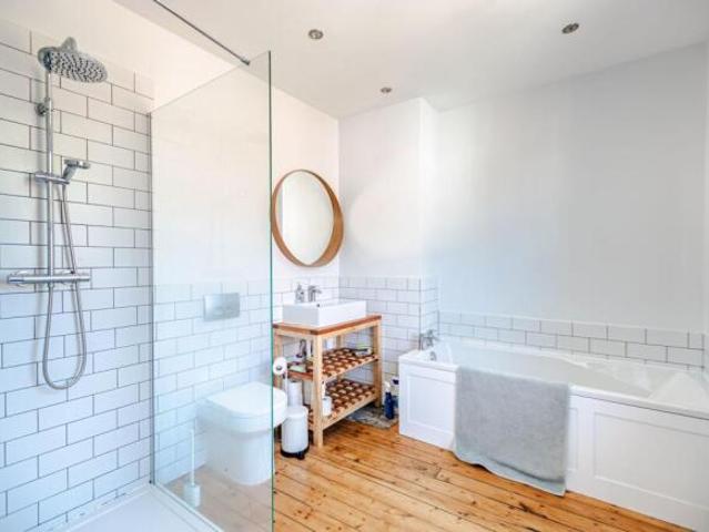 3 bedroom end of terrace house for rent in Delph Mount, Leeds, LS6