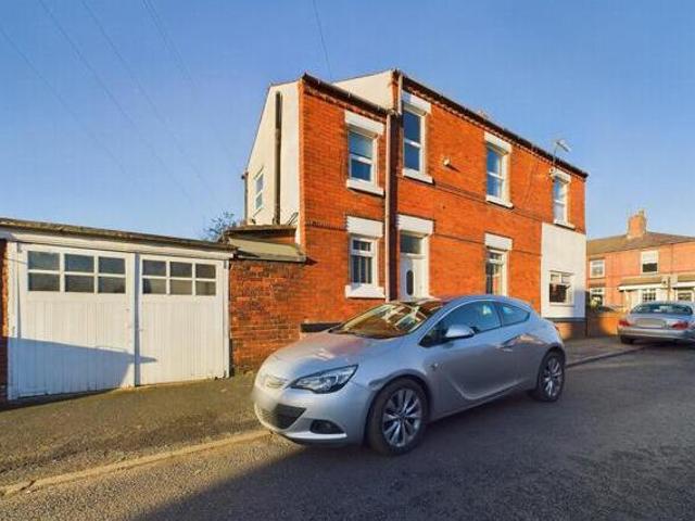 3 Bedroom End Of Terrace House For Rent In Dentons Green