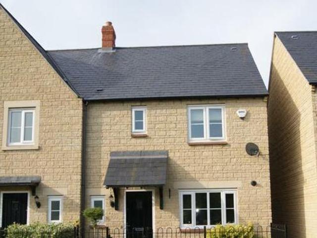 3 Bedroom End Of Terrace House For Rent In Ducklington