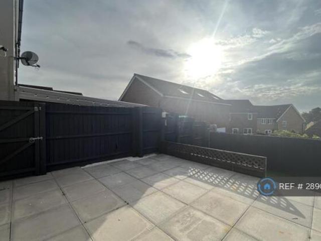 3 bedroom end of terrace house for rent in Enstone Close, Swindon, SN2